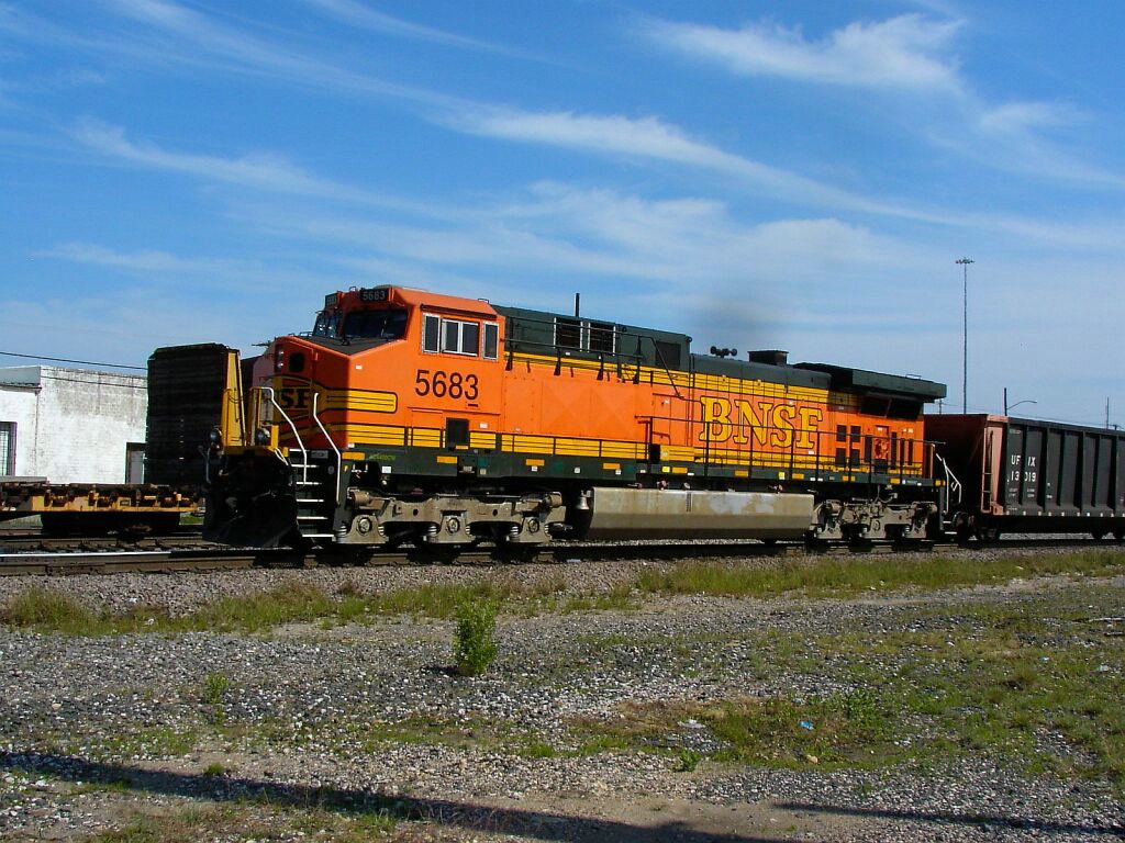 BNSF 5683